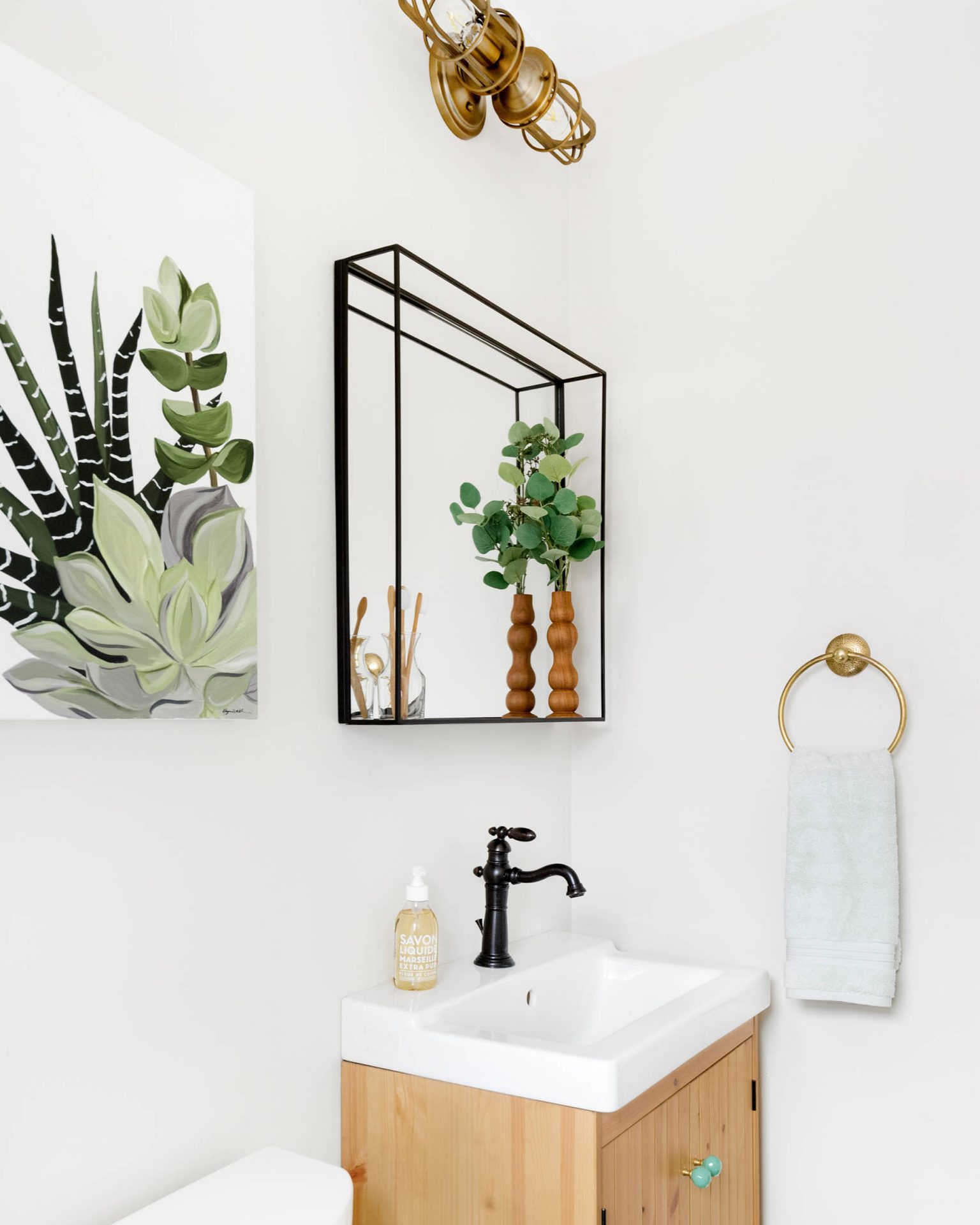25 Small Bathrooms Ideas | Remodeling Reimagined | COCOON